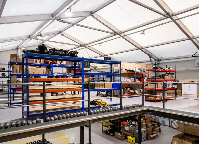 Constructeur de bâtiments démontables