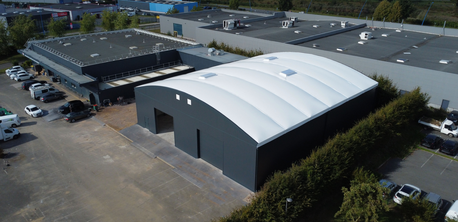 Constructeur de bâtiments démontables